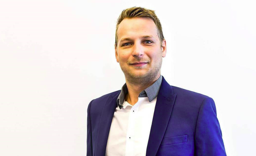 Příběh úspěšného tradera, který obchoduje s miliony USD.